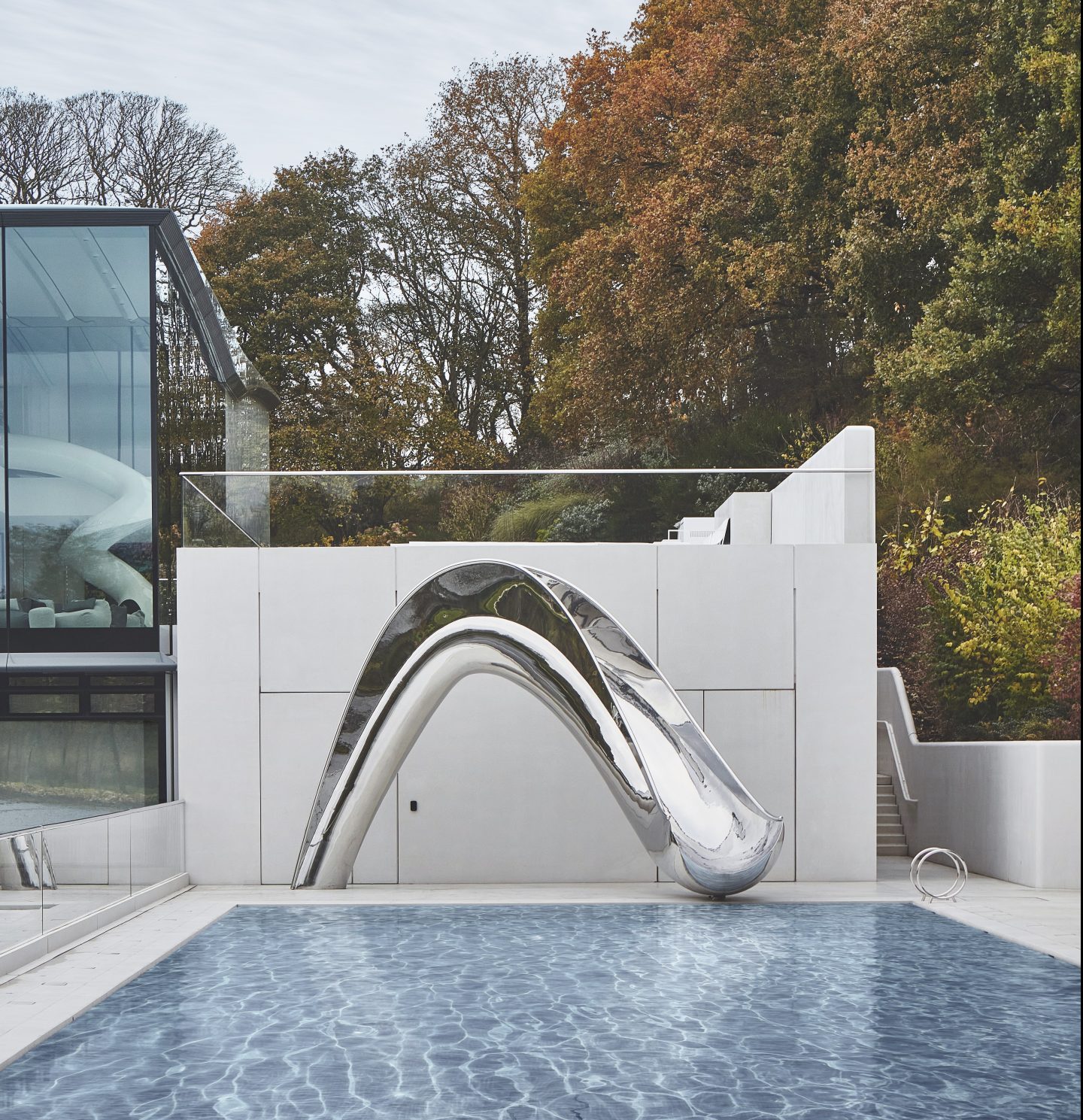 Video | Reflex luxury pool slide | Splinterworks